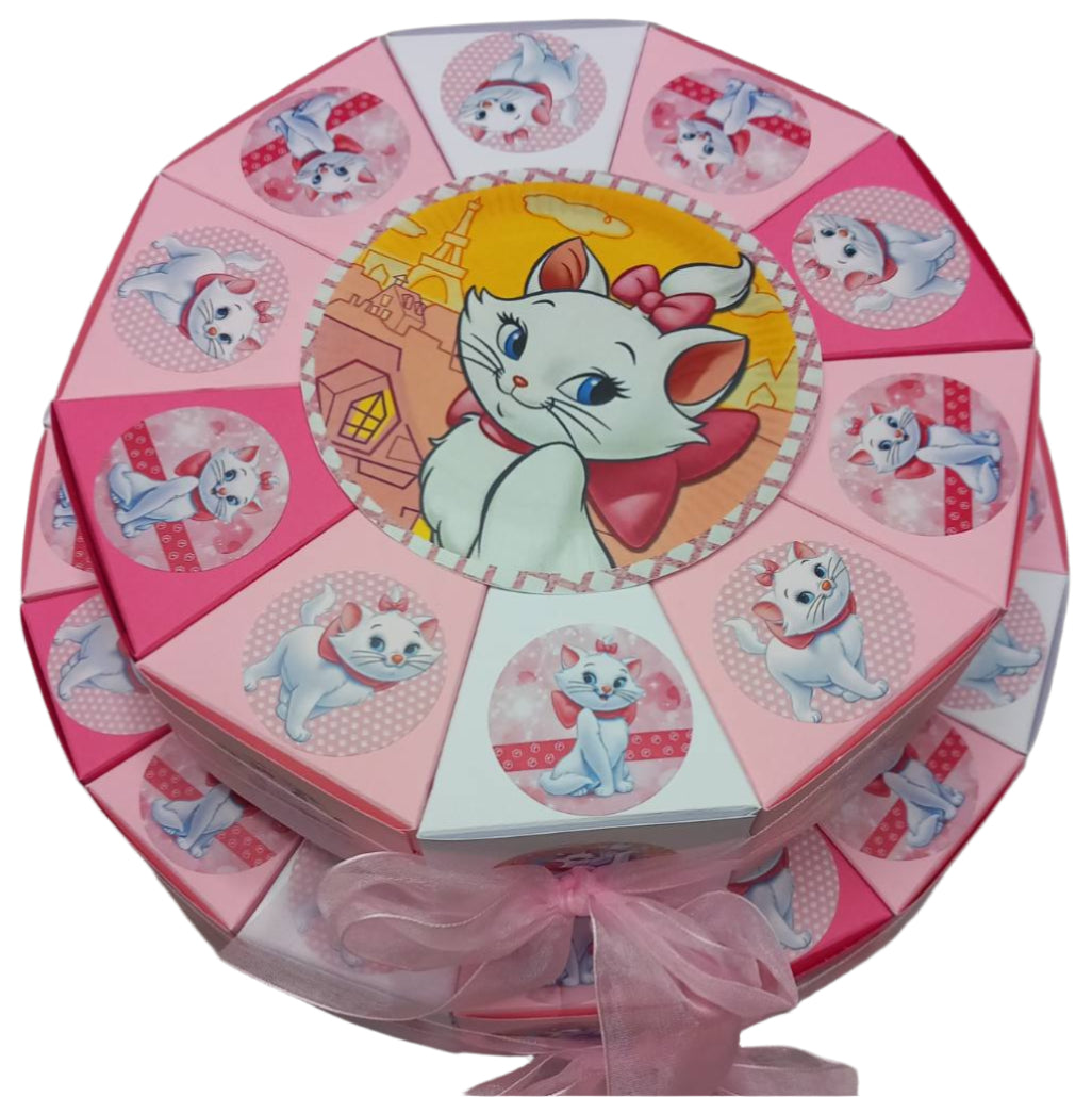 Maca Marie torta od kartona – Pinjata Factory